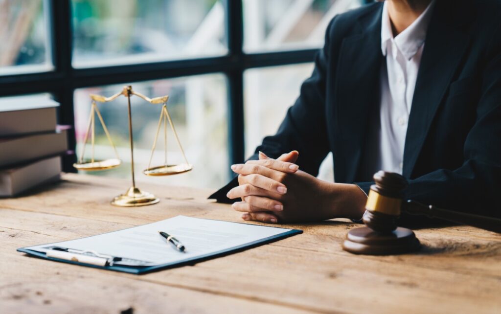 What Is the Difference Between a Prosecutor and a Judge? – Forms By Lawyers